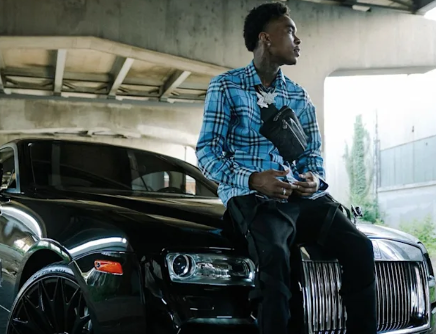 Enter the world of hip-hop and R&B star BRB Loopy