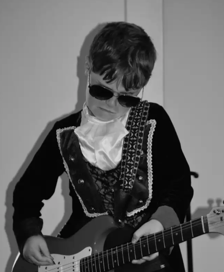 Thursday addiction: “20 Years” by Tony Venuto